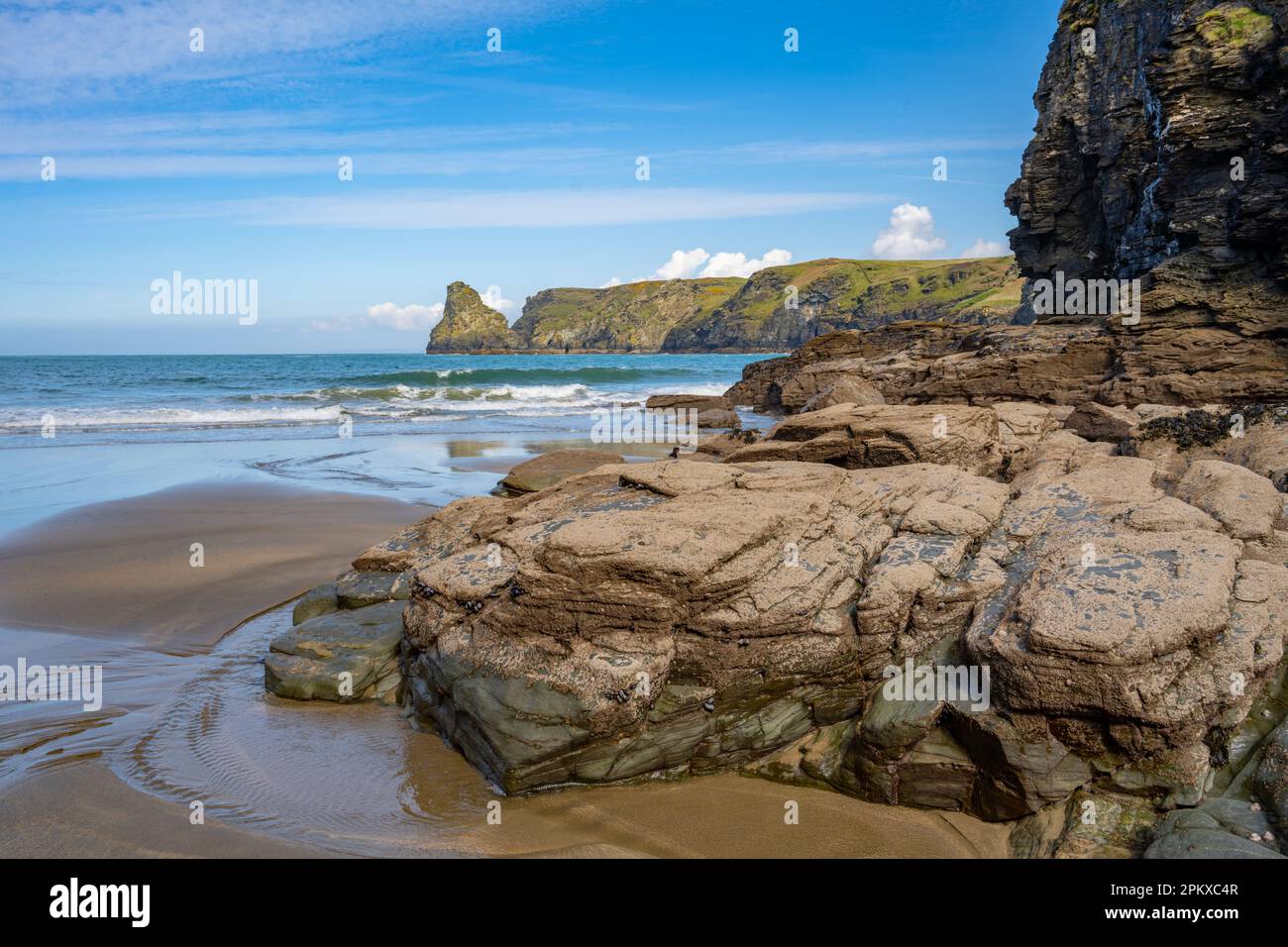 On the beach in Bossiney Haven on the North Cornwall coast between ...
