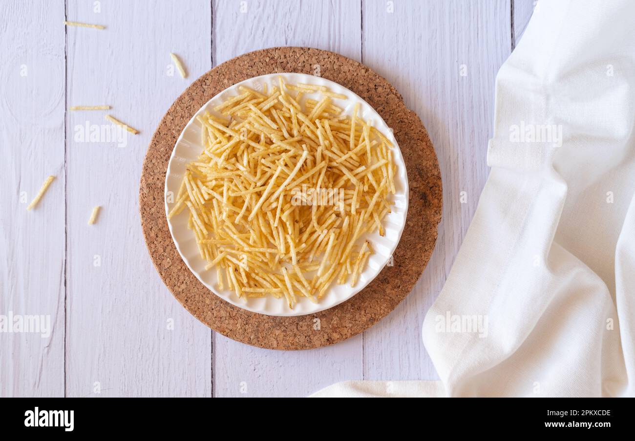 Potato straws hi-res stock photography and images - Alamy