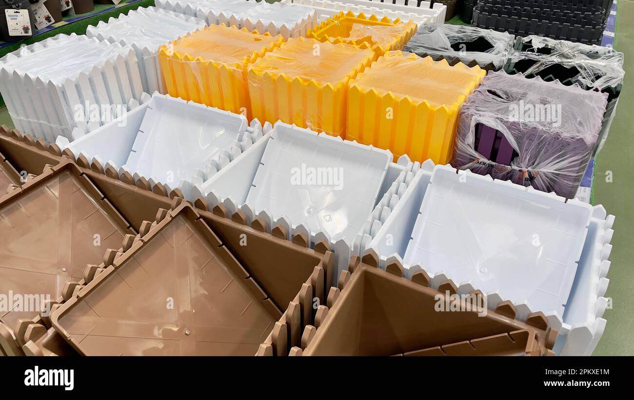 Stack of clean garden pots hi-res stock photography and images - Alamy