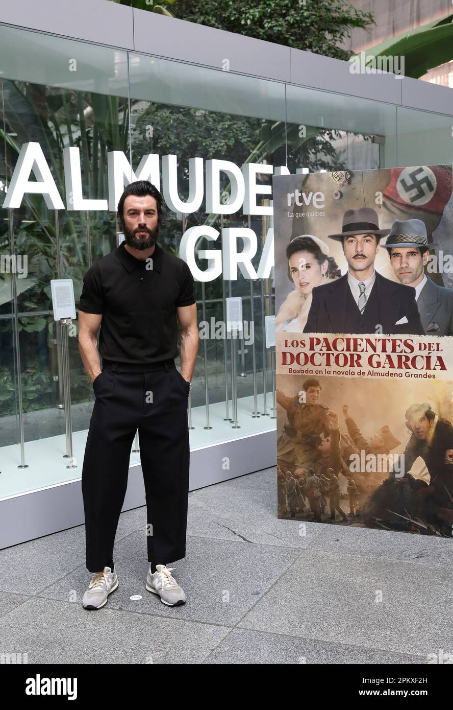 Actor Javier Rey poses during the photocall of 'Los pacientes del ...