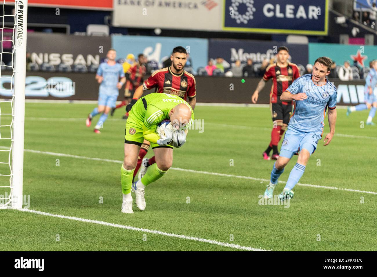 New York, New York, USA. 8th Apr, 2023. Goalkeeper Brad Guzan (1) of ...