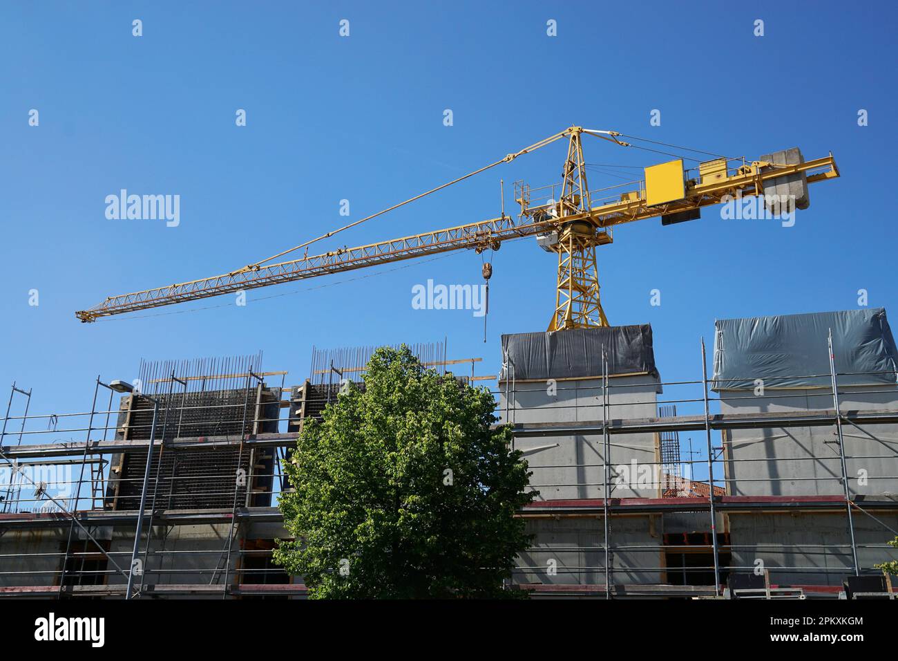 Construction site tower crane hi-res stock photography and images - Alamy