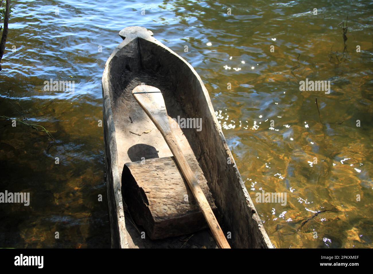 Dugout wooden boat hi-res stock photography and images - Alamy