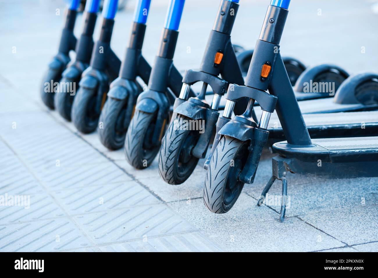 Stand up electric scooters hi-res stock photography and images - Alamy