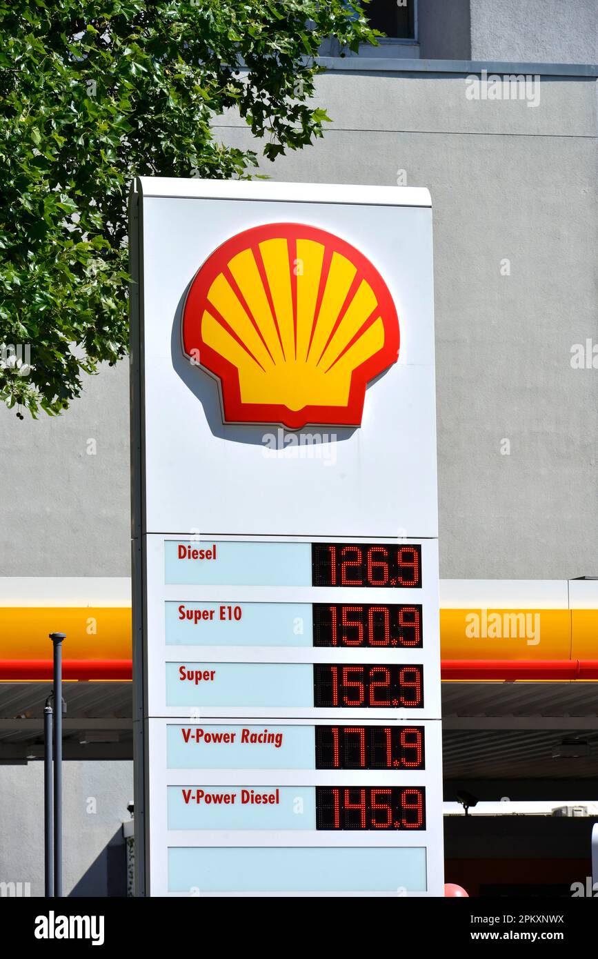 Shell petrol station berlin germany hi-res stock photography and images ...