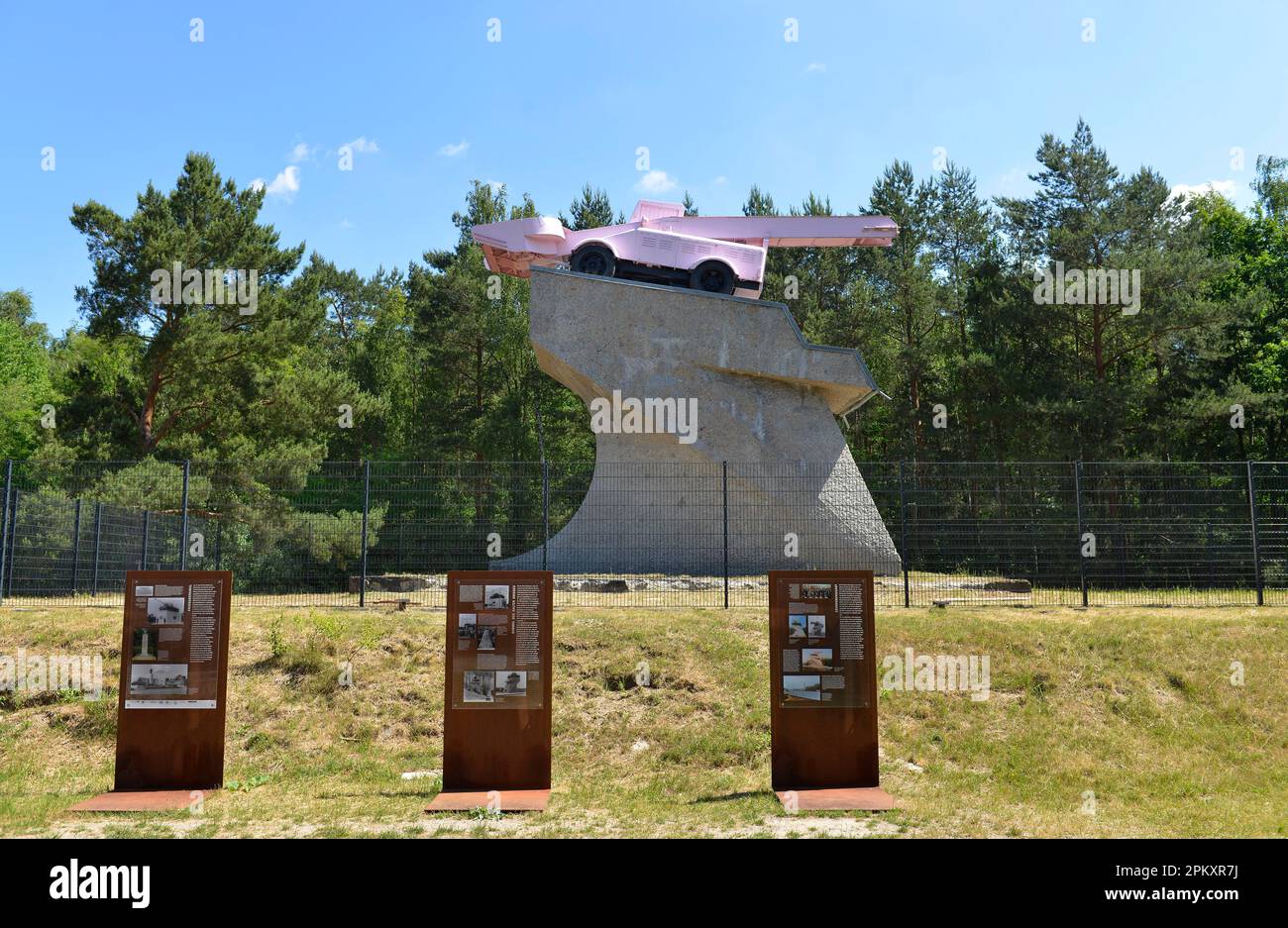 Monument, snow blower, memorial, Drewitz-Dreilinden, Kleinmachnow ...