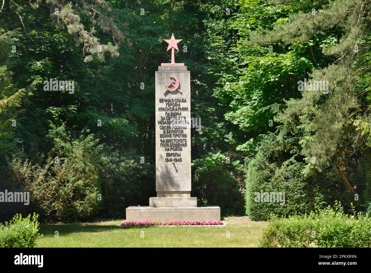 Soviet Monument, Kleinmachnow, Brandenburg Stock Photo - Alamy