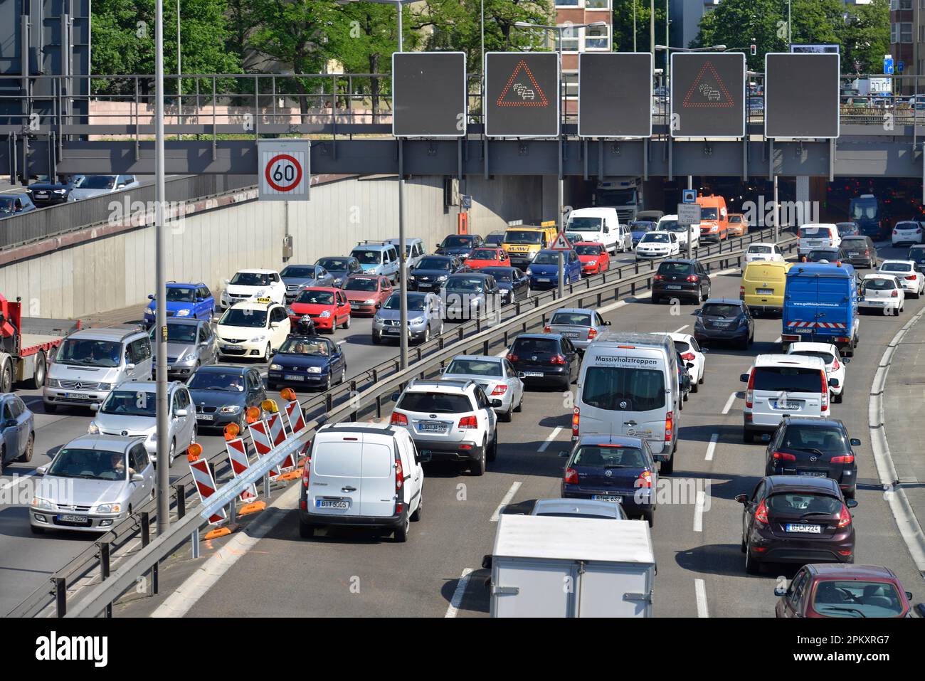 Traffic jam city hi-res stock photography and images - Alamy