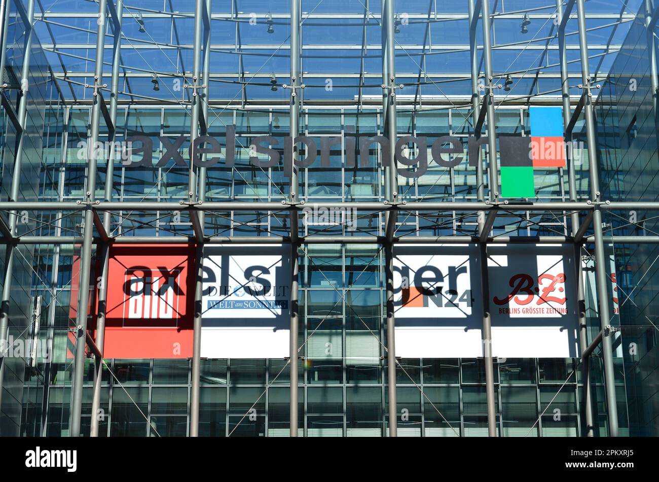 Springer logo hi-res stock photography and images - Alamy