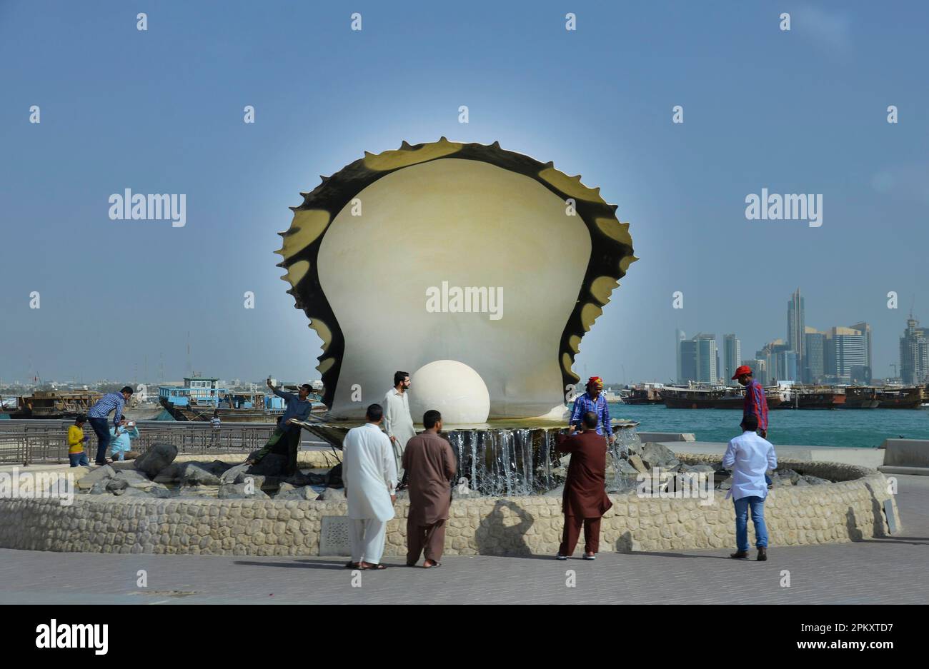Fountain, Corniche, Doha, Qatar Stock Photo - Alamy