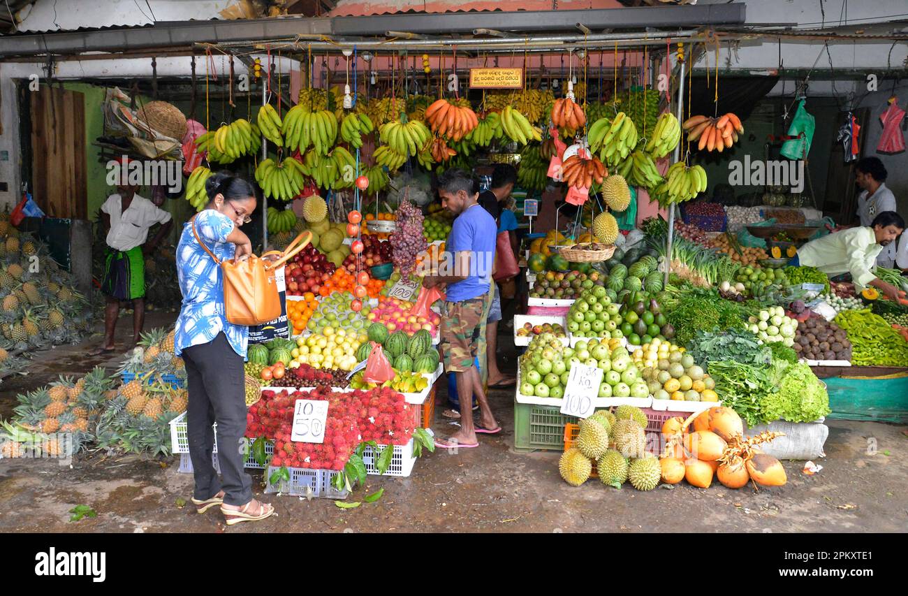 Fruit, weekly market market, Kandy, Sri Lanka Stock Photo - Alamy