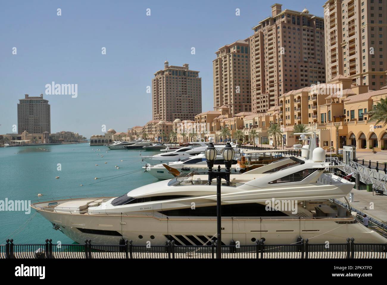 Marina, The Pearl, Doha, Qatar Stock Photo - Alamy