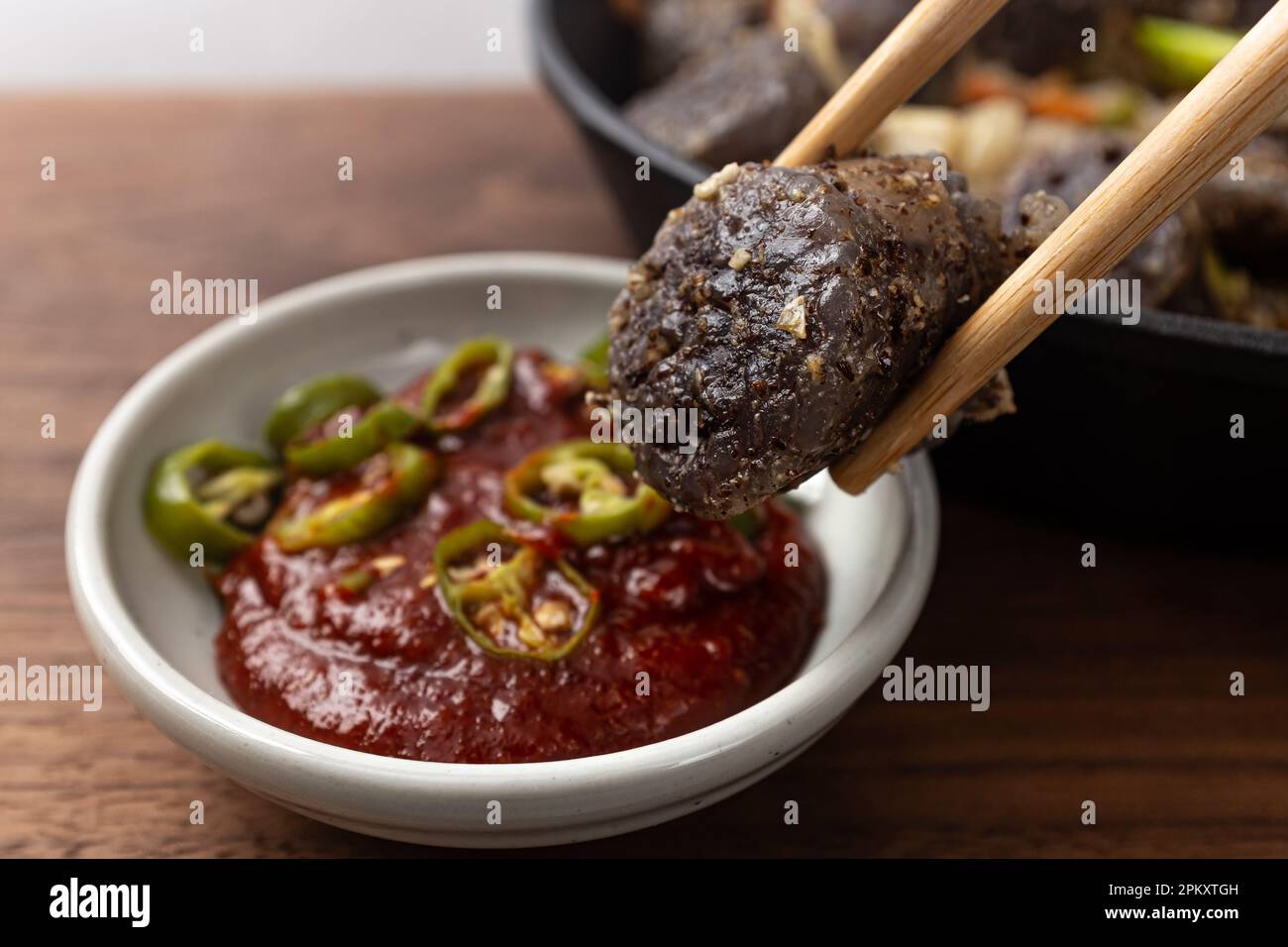 Non-spicy stir-fried sundae and vegetables Stock Photo - Alamy