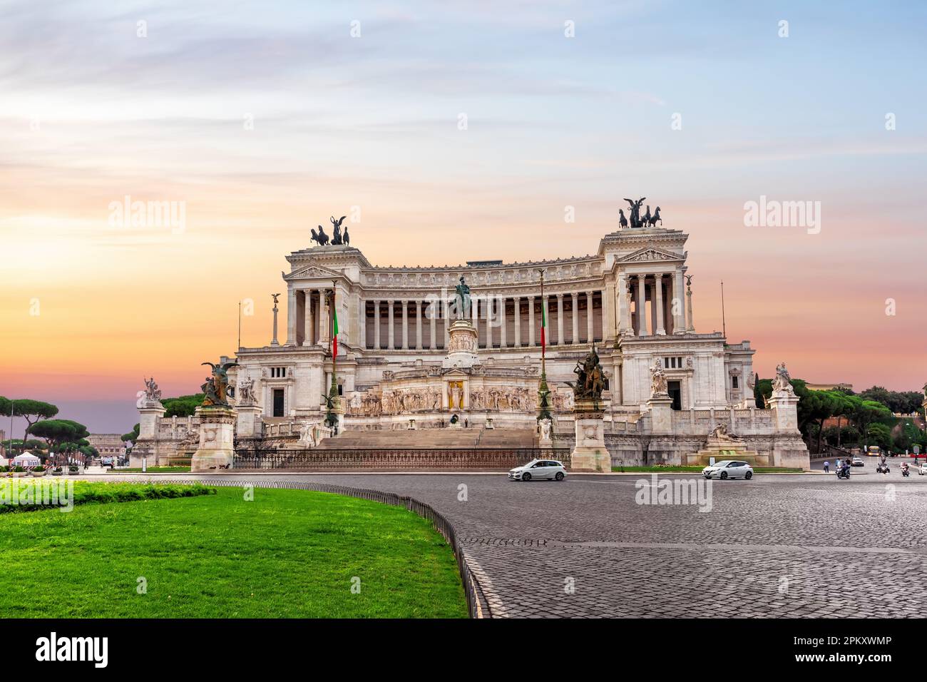 Vittoriano or Altar of the Fatherland from Venice Square, sunset view ...