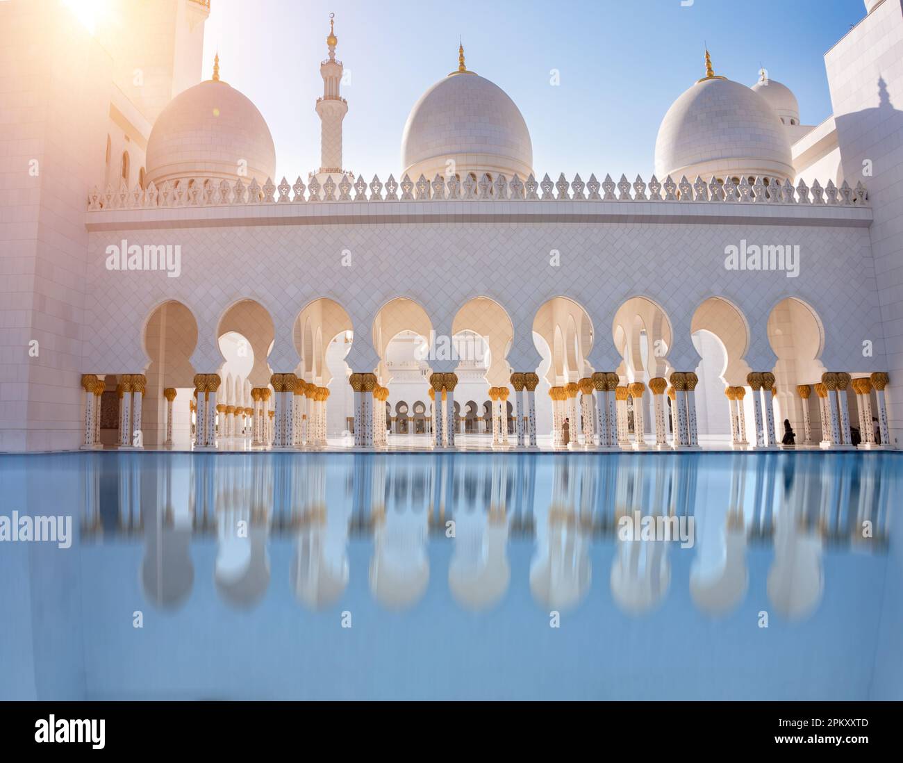 Sheikh Zayed Grand Mosque of white marble in Abu Dhabi city, UAE Stock ...