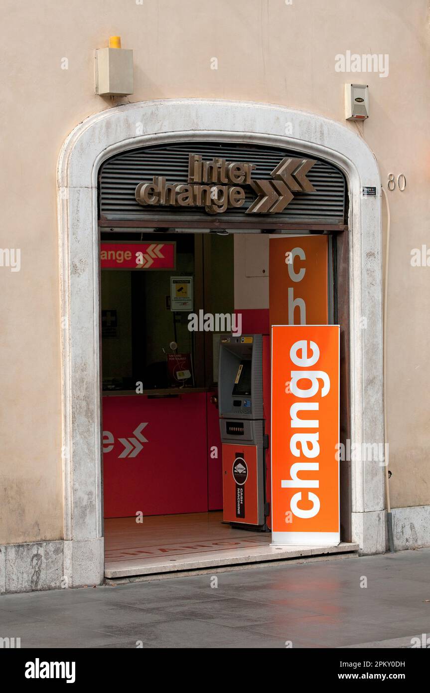 Money exchange centre office hi-res stock photography and images - Alamy