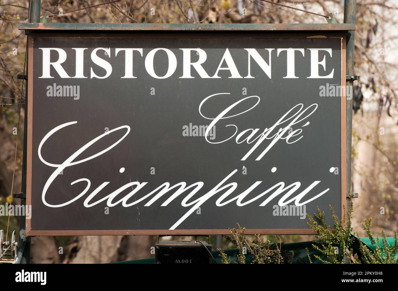 Restaurant sign board hi-res stock photography and images - Alamy