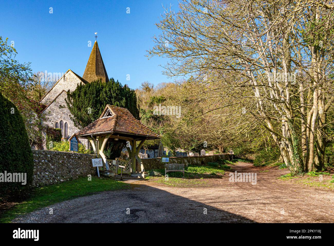 The Monarch's Way Long Distance Path as it passes St John the Baptist ...