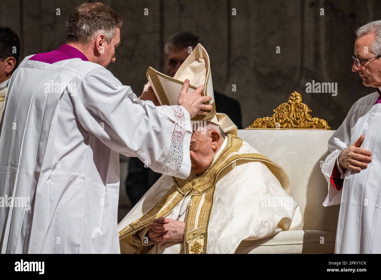 Solemn easter vigil hi-res stock photography and images - Alamy
