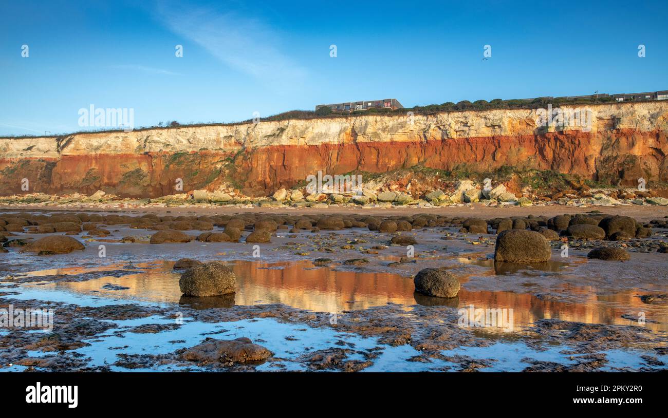 Hunstanton beach rocks norfolk hi-res stock photography and images - Alamy