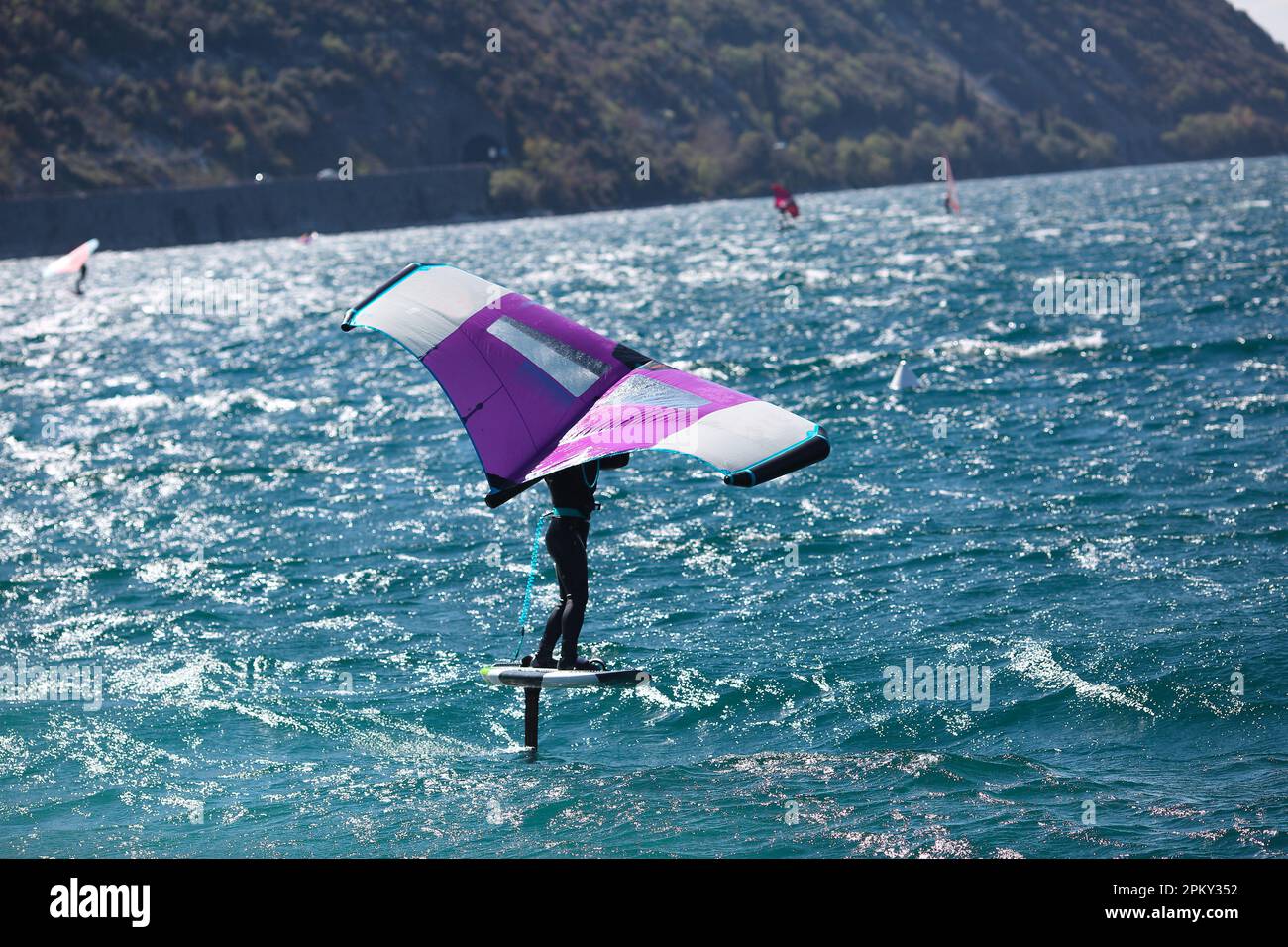 Parachute windsurfing hi-res stock photography and images - Alamy