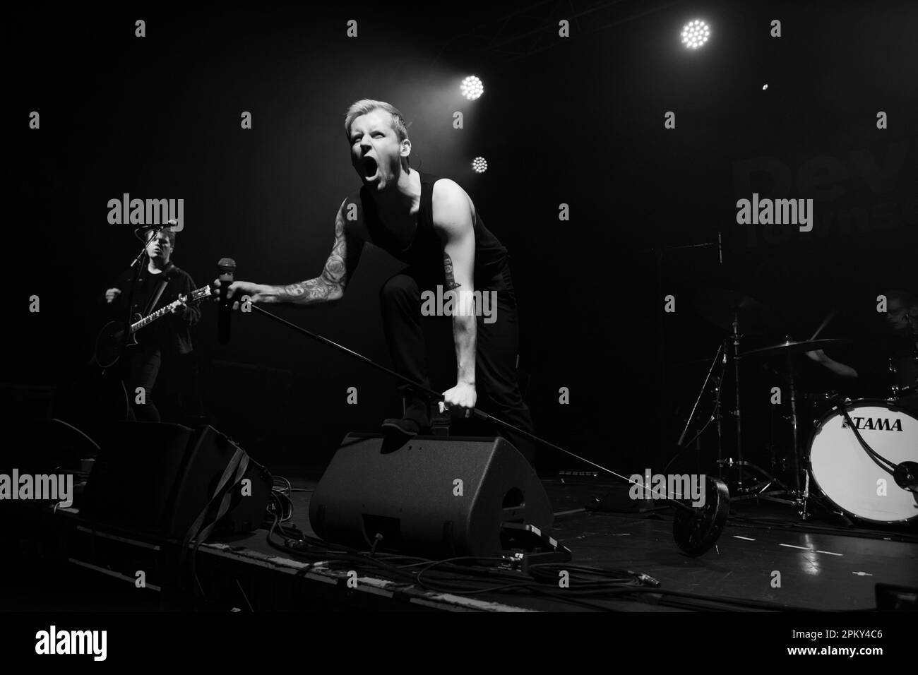 Fixation band Black and White Stock Photos & Images - Alamy