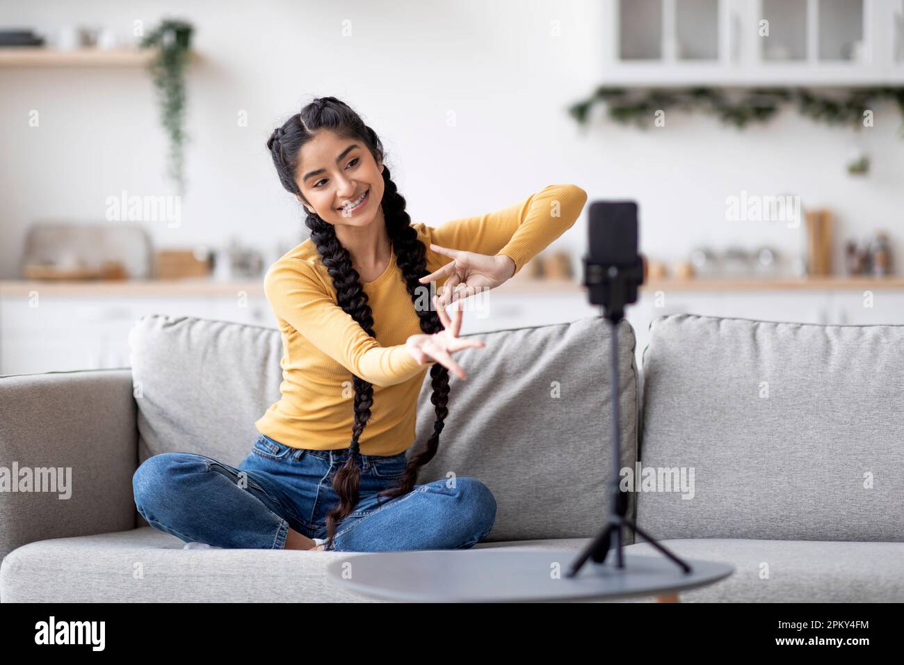 Hand dance hi-res stock photography and images - Alamy