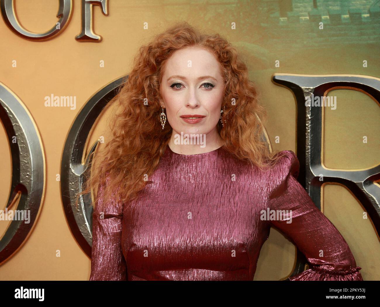 Victoria Yeates attends the World Premiere of "Fantastic Beasts: The ...