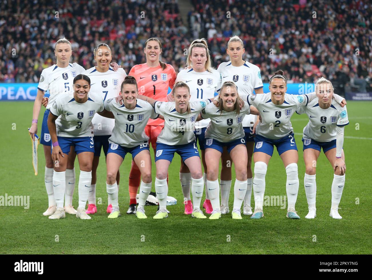 L-R Back Row:- Leah Williamson (Arsenal)of England Women Lauren James ...