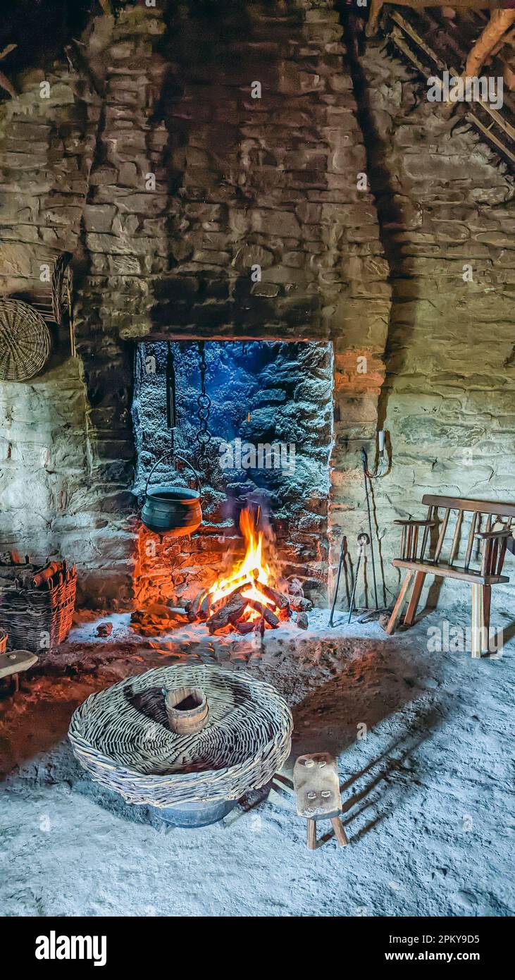 Irish cottage interior hi-res stock photography and images - Alamy