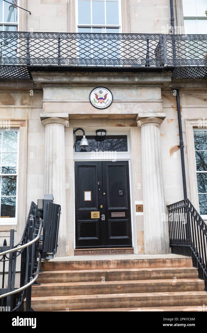 American tourist uk edinburgh hi-res stock photography and images - Alamy