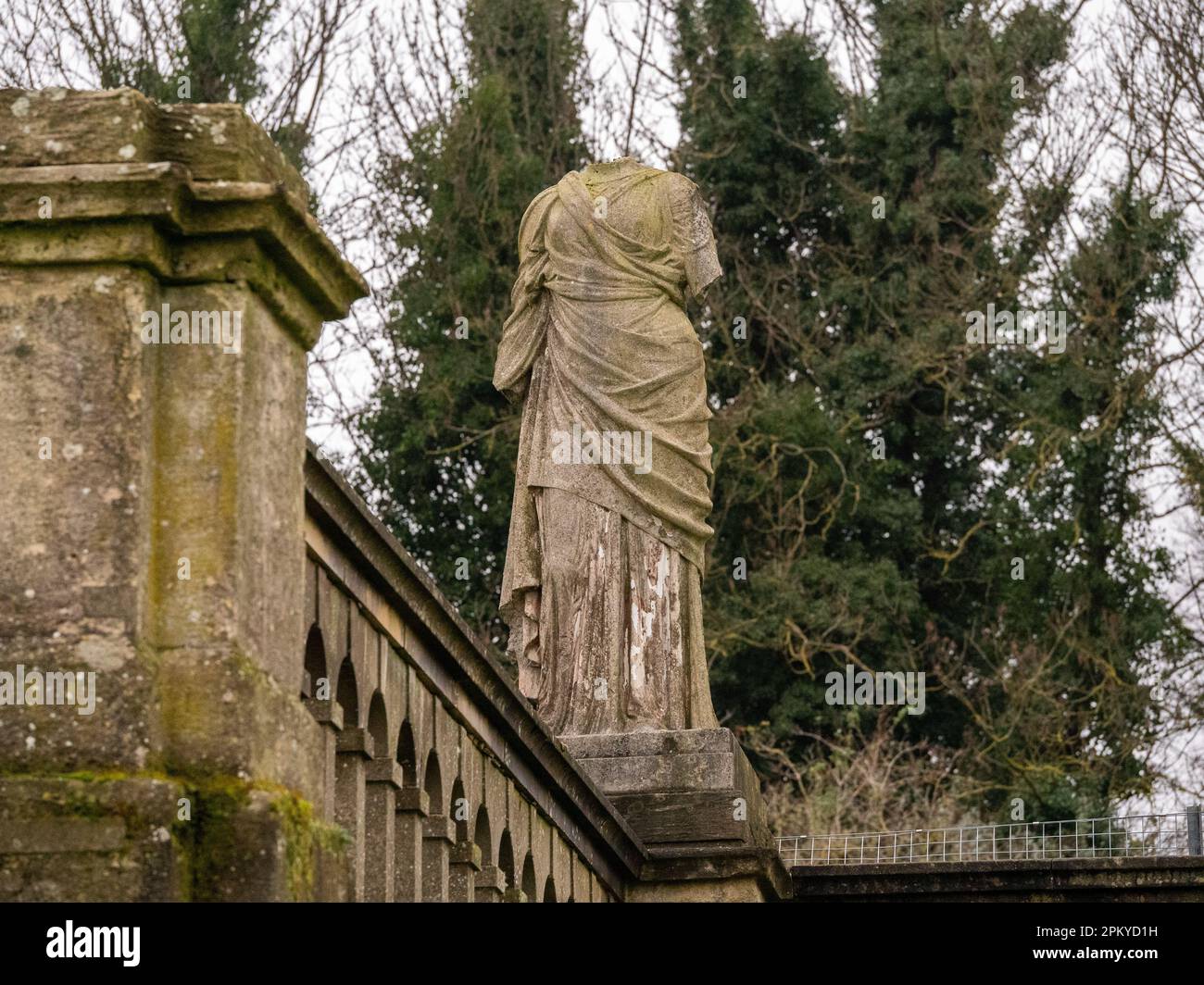 Statue that personifies Sheffield by John Bell located in Crystal ...