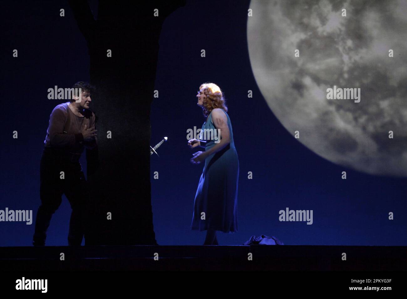 Christopher Ventris as Siegmund (l to r) and Eva-Maria Westbroek as ...
