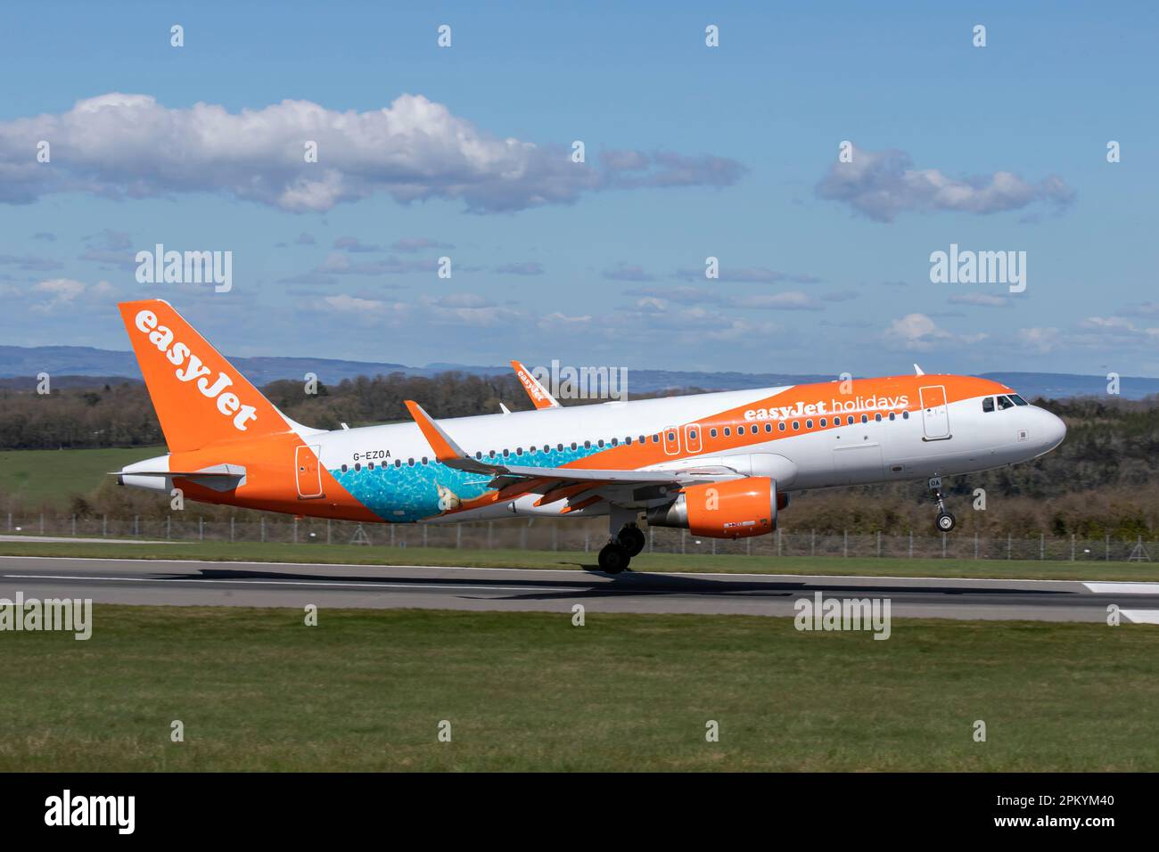 Easyjet airbus plane 2023 hi-res stock photography and images - Alamy