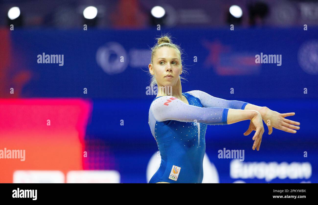 Womens gymnastics apparatus hi-res stock photography and images - Alamy