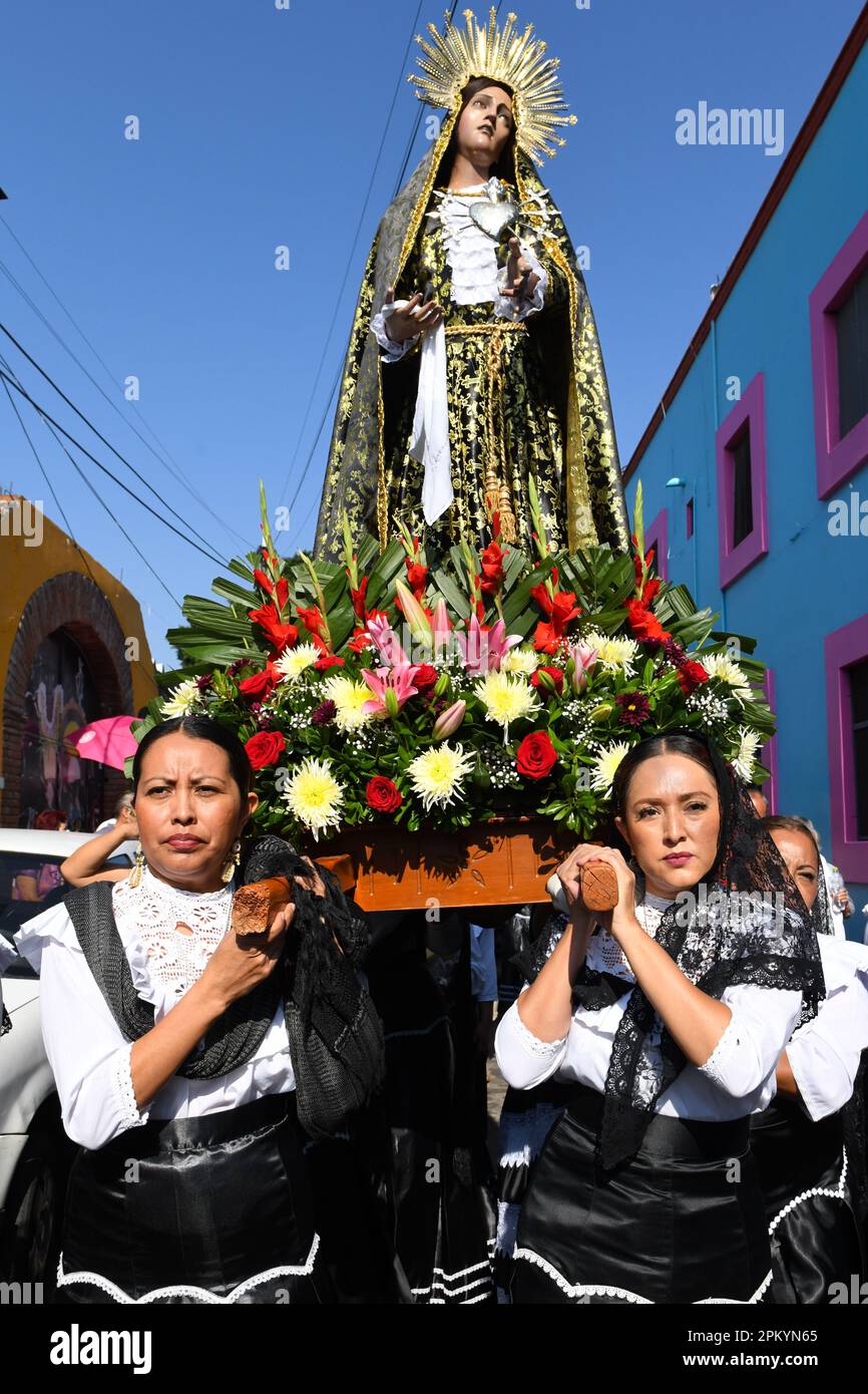 Mexican women carry the palanquin of Virgin Mary during during the Good ...