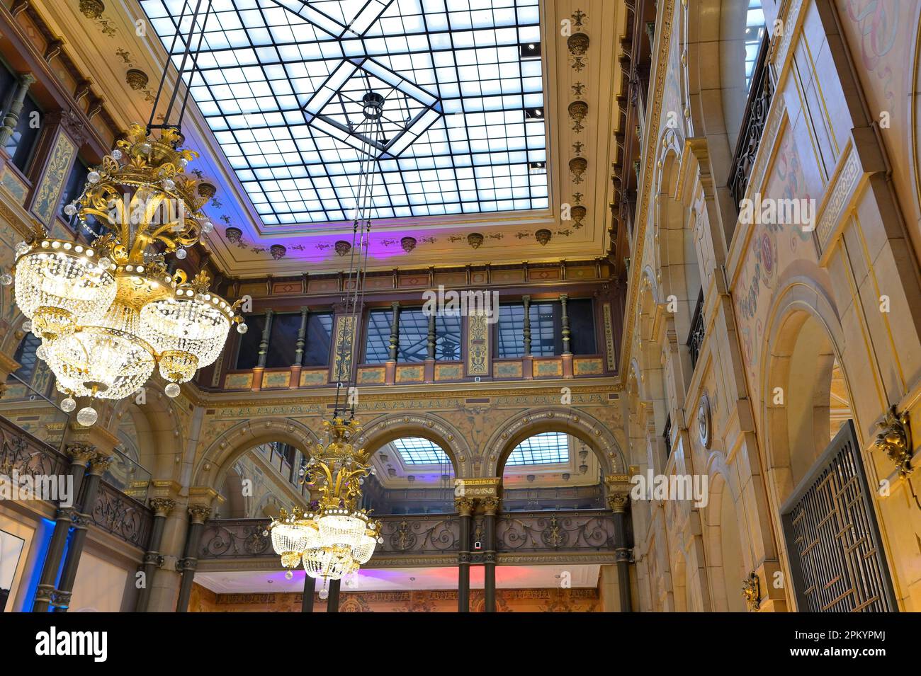The stylish lobby hall at the Hilton Paris Opera hotel, Paris FR Stock ...