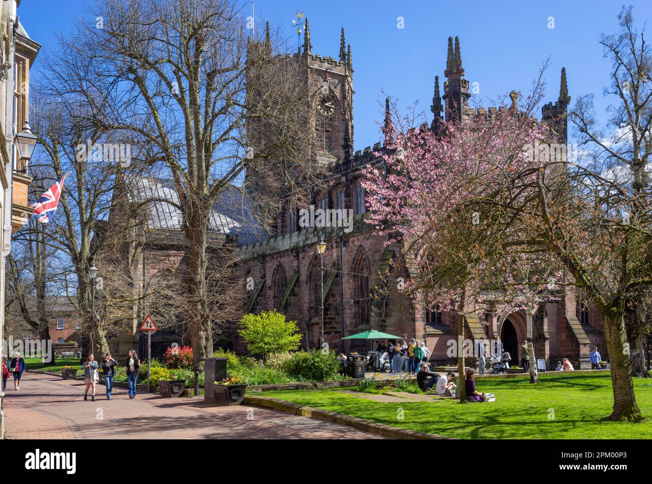 Nantwich Cheshire East - Nantwich town square with St Marys Church in ...