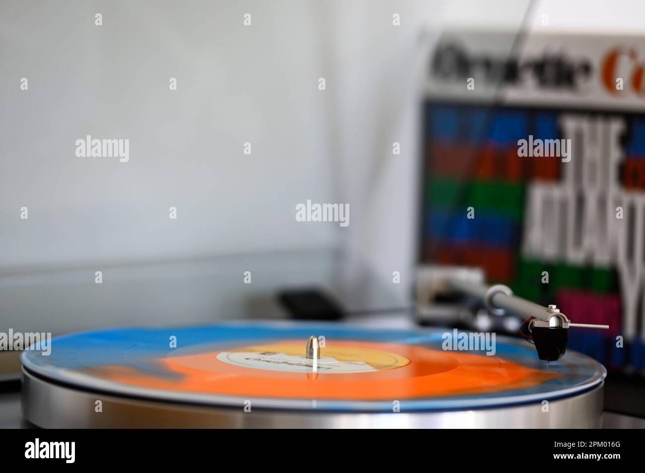 Cartridge record players hi-res stock photography and images - Alamy