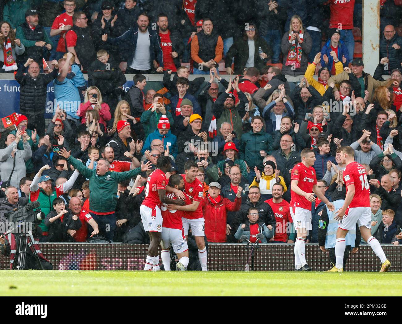 Wrexham racecourse ground supporters hi-res stock photography and ...