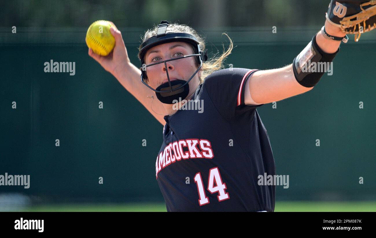 Jacksonville State pitcher Sarah Currie (14) throws during an NCAA ...