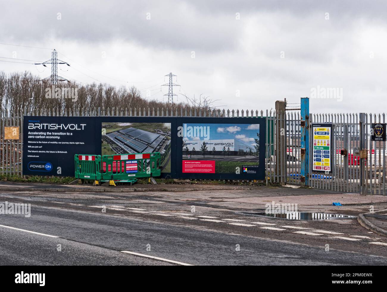 Electric vehicles manufacturing uk hi-res stock photography and images ...