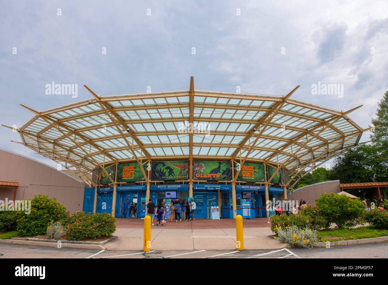 Mystic Aquarium main entrance in village of Mystic in town of Stonington, Connecticut CT, USA ...