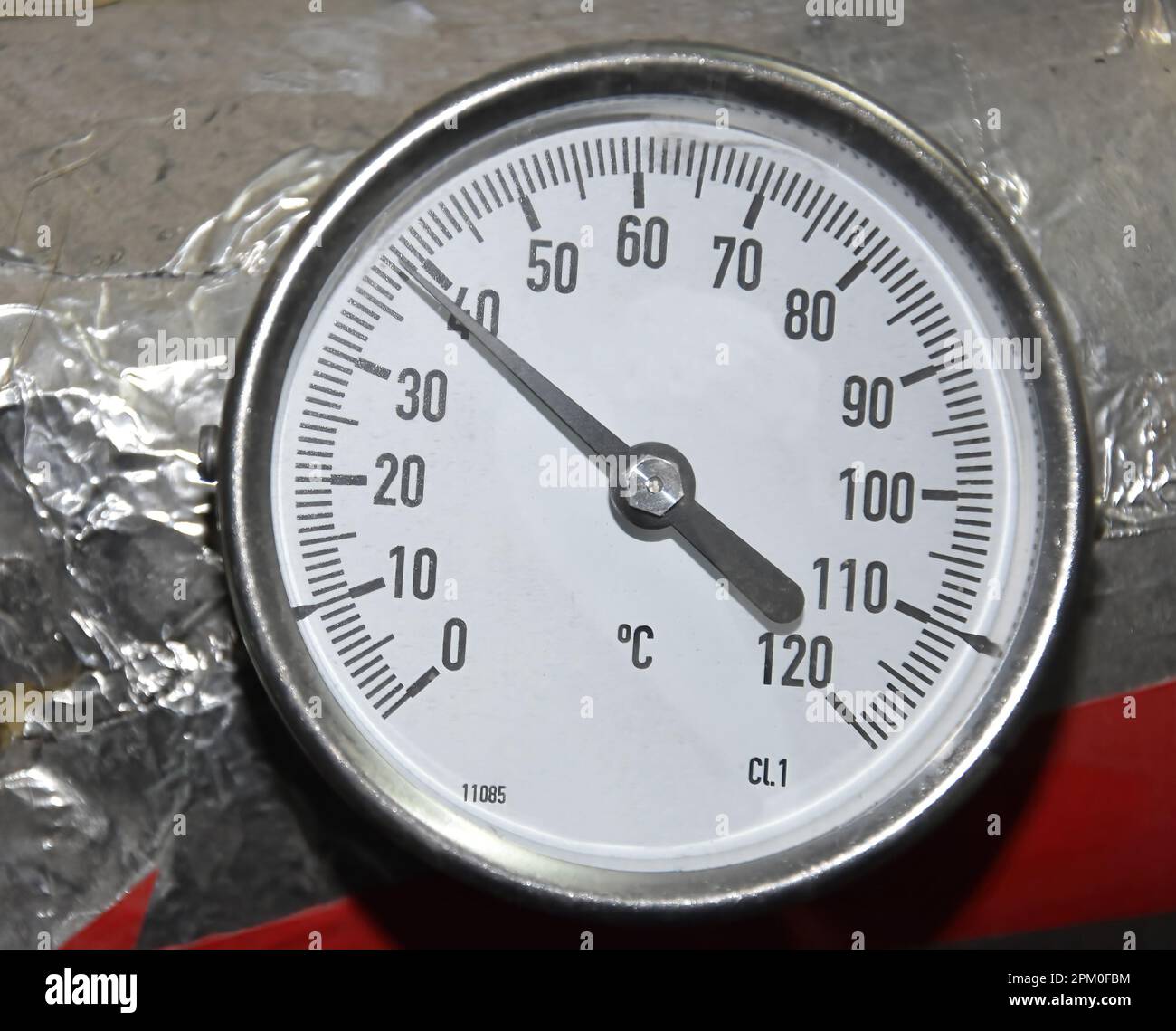 High-quality manometer with easily readable display - temperature in ...