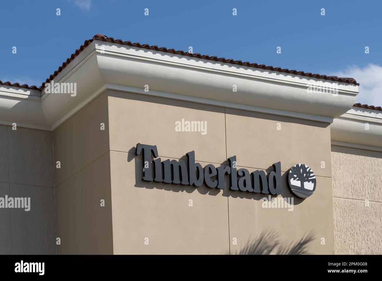 Timberland logo hi-res stock photography and images - Alamy