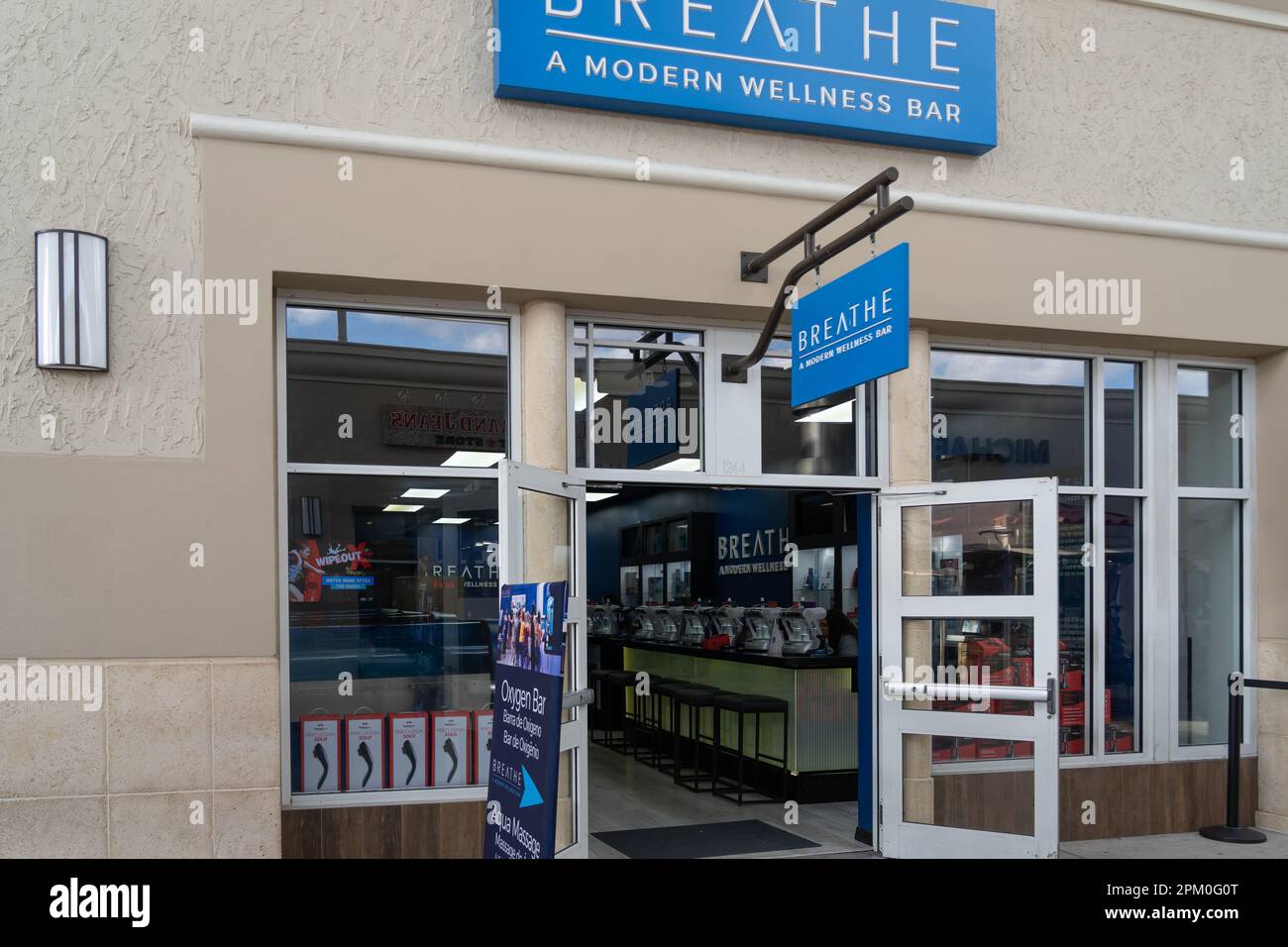 Oxygen logo hi-res stock photography and images - Alamy