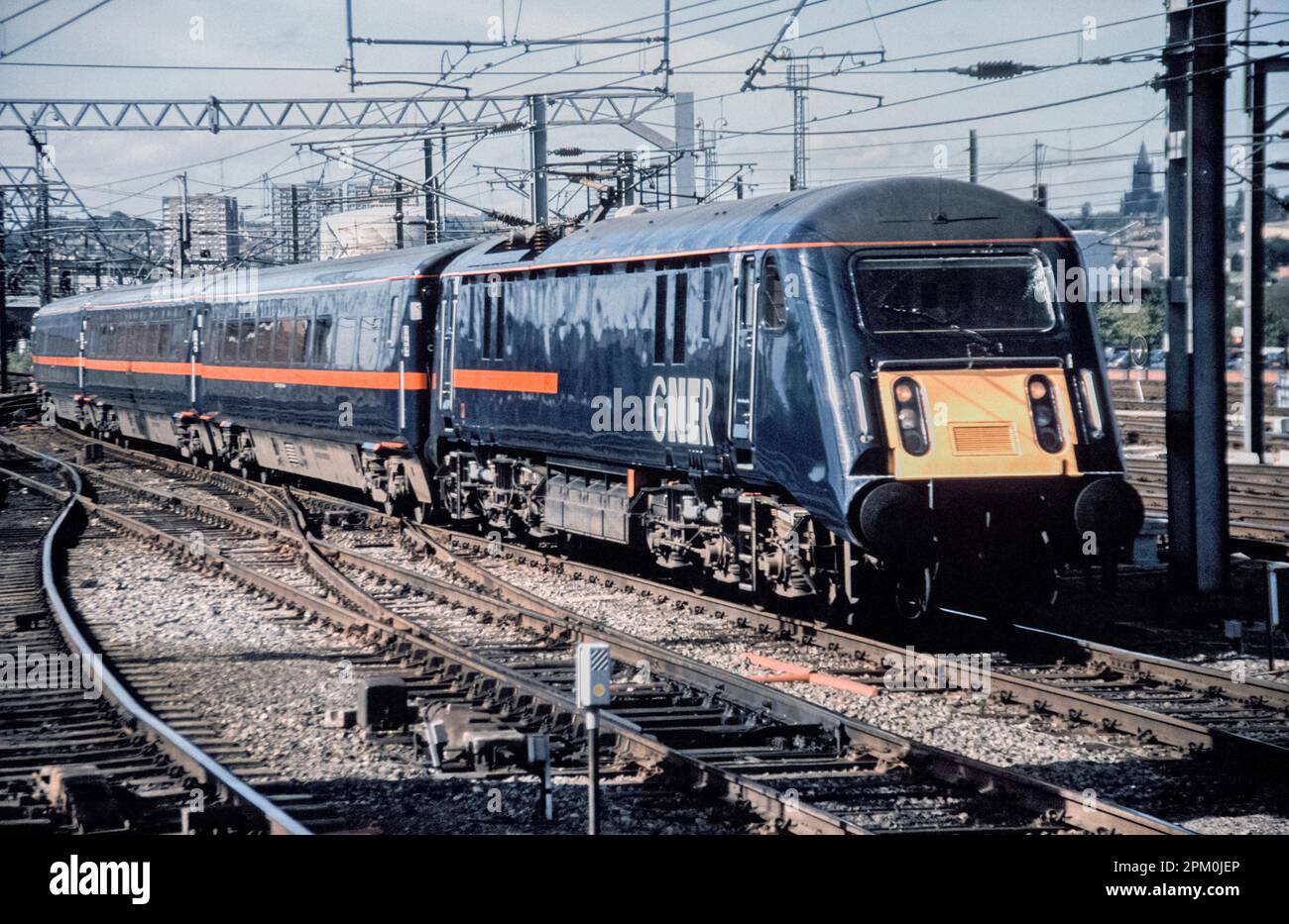 Leeds city station hi-res stock photography and images - Alamy