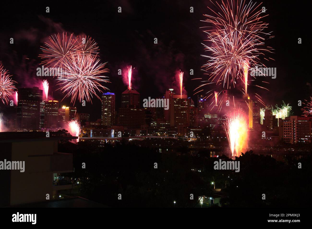 Fireworks over the Brisbane river during the annual Brisbane Riverfire ...