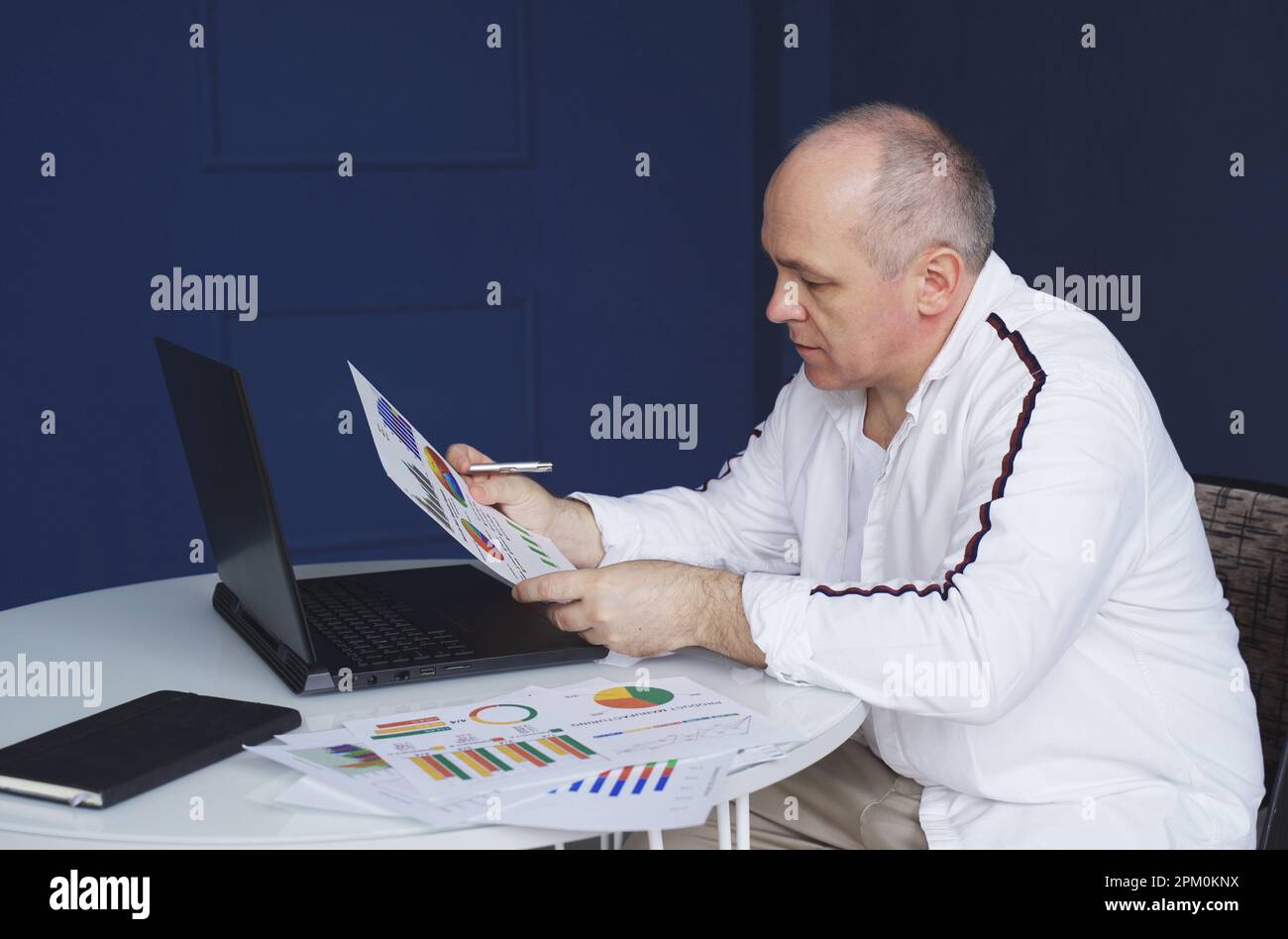 4k financial business chart diagrams hi-res stock photography and ...