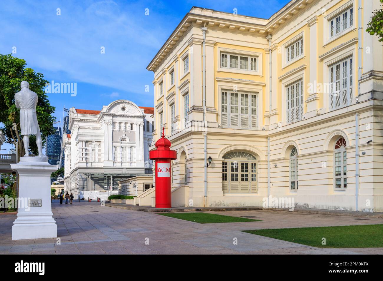 Raffles statue sir stamford raffles hi-res stock photography and images ...